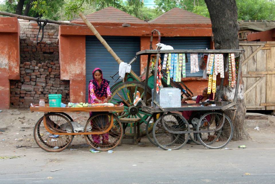 A Central Bank’s Dilemma in a Crisis: How to Lend to Borrowers Who Lack ...